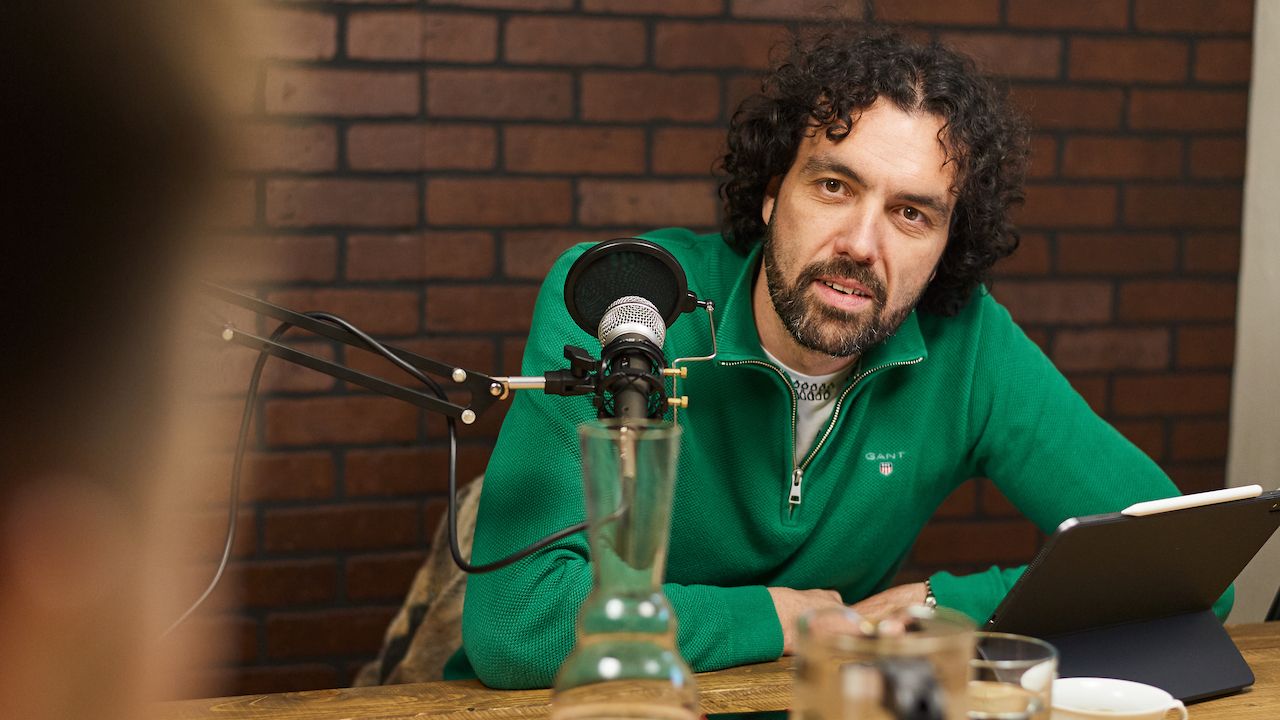 Jak hackuje spánek Petr Mára? Miniaturní počítač v prstenu mu měřil tep ...